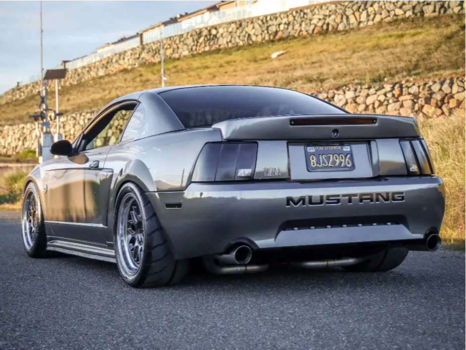 2004 Ford Mustang with 18x9.5 15 ESR Cr1 and 265/35R18 Michelin Pilot ...