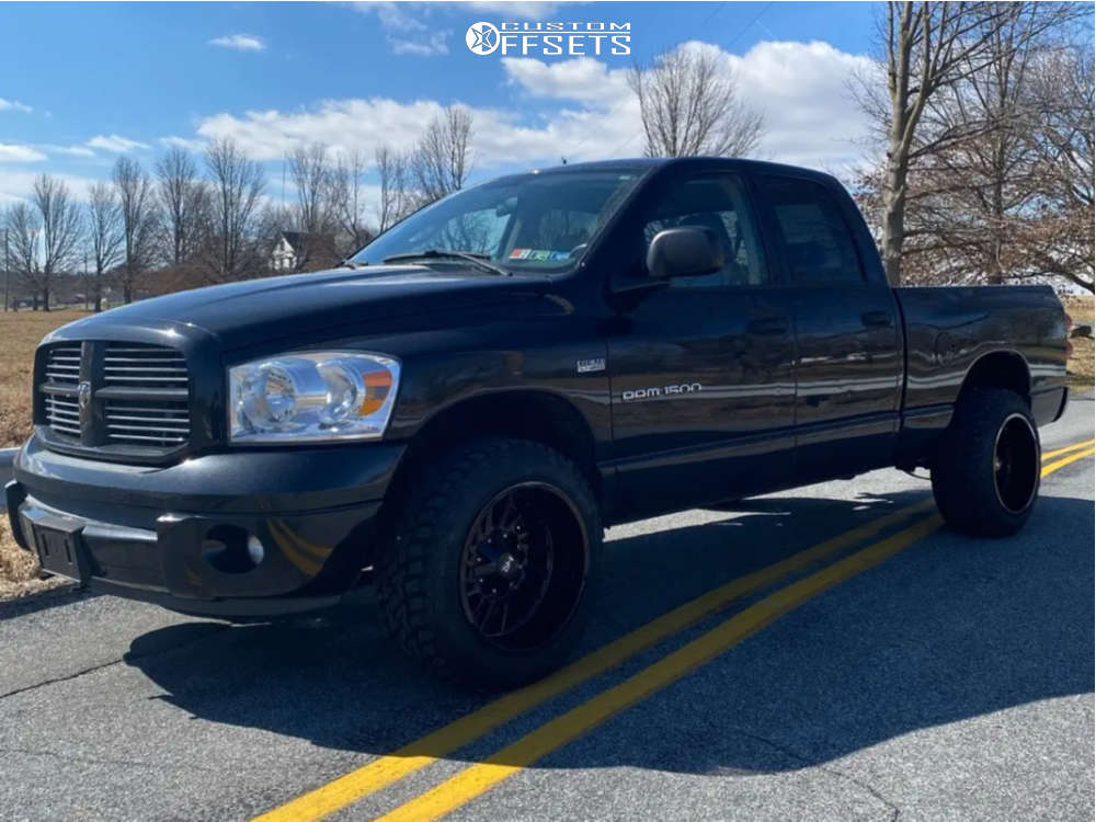 2007 Dodge Ram 1500 with 20x12 -51 Hardrock Overdrive and 275/60R20 ...