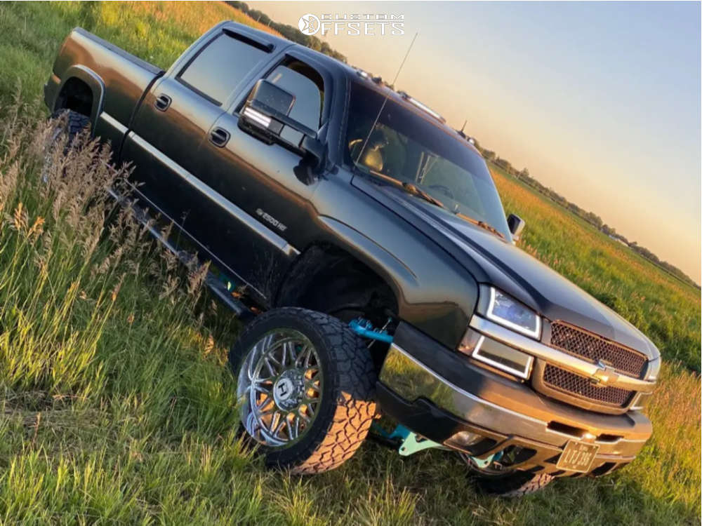 2004 Chevrolet Silverado 2500 HD with 22x10 -25 Hostile Blaze and 33/12 ...