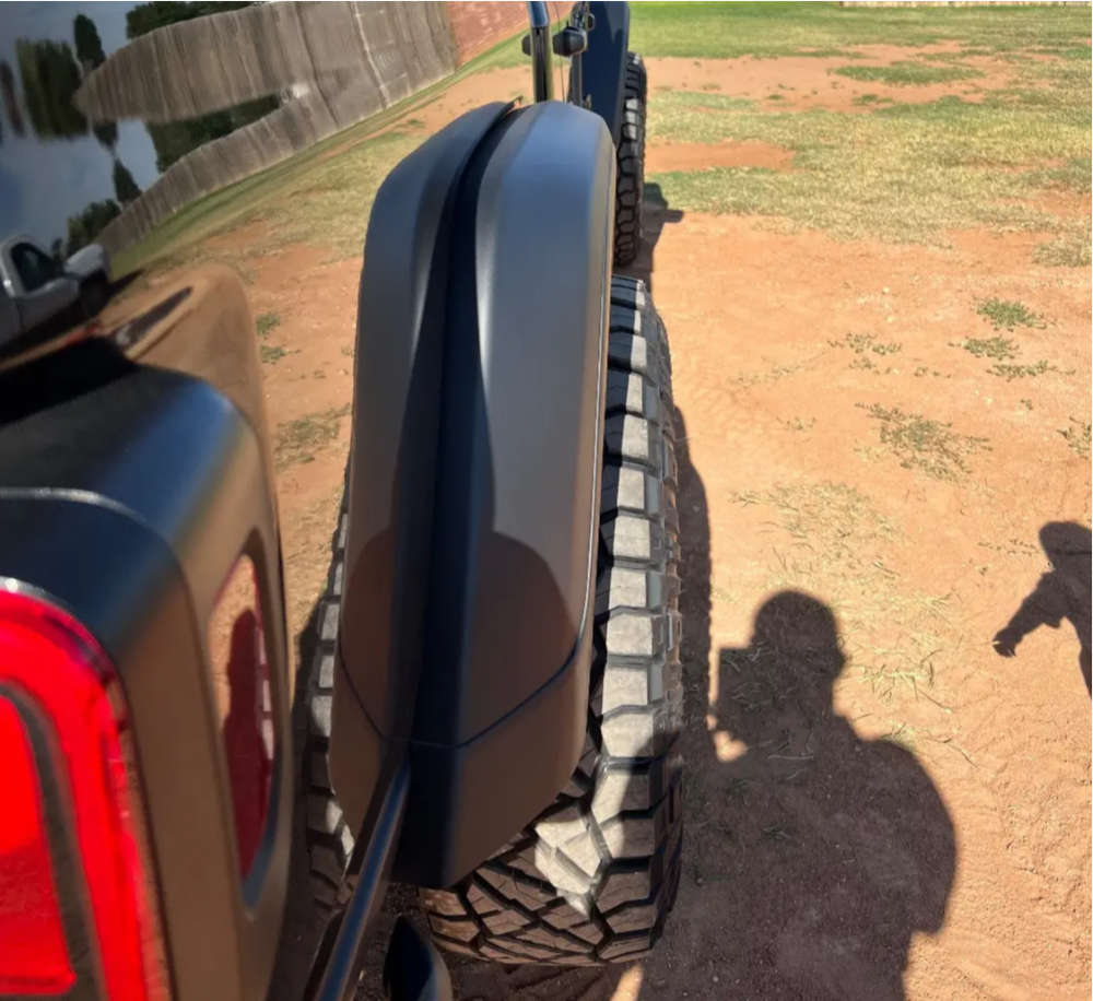 2021 Jeep Gladiator with 17x9 -12 Fuel Vector and 37/12.5R17 Nitto ...