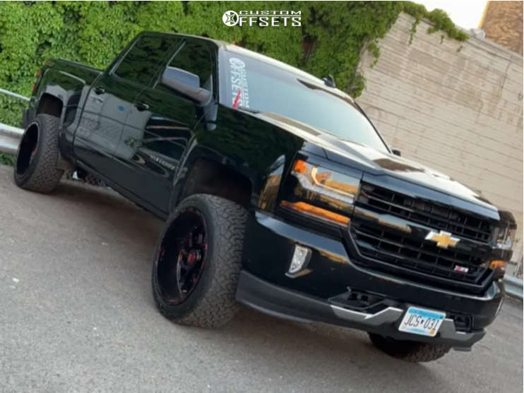 2018 Chevrolet Silverado 1500 with 22x12 -44 TIS 544BMR and 33/12.5R22 Venom Power Terra Hunter ...