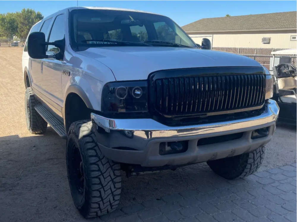 2000 Ford Excursion with 17x9 -12 Helo He878 and 37/12.5R17 Toyo Tires ...