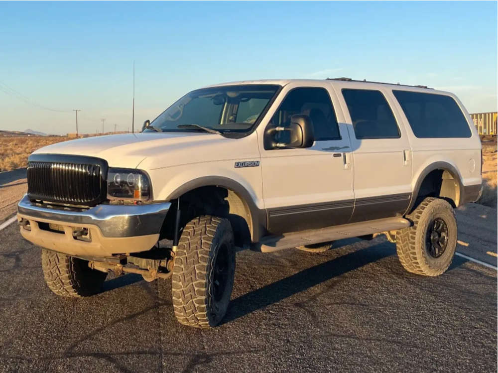 2000 Ford Excursion with 17x9 -12 Helo He878 and 37/12.5R17 Toyo Tires ...