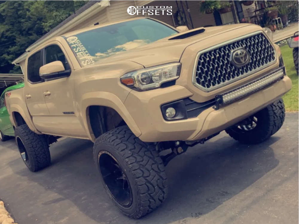 2019 Toyota Tacoma with 20x12 -44 Motiv Offroad Magnus and 33/12.5R20 ...