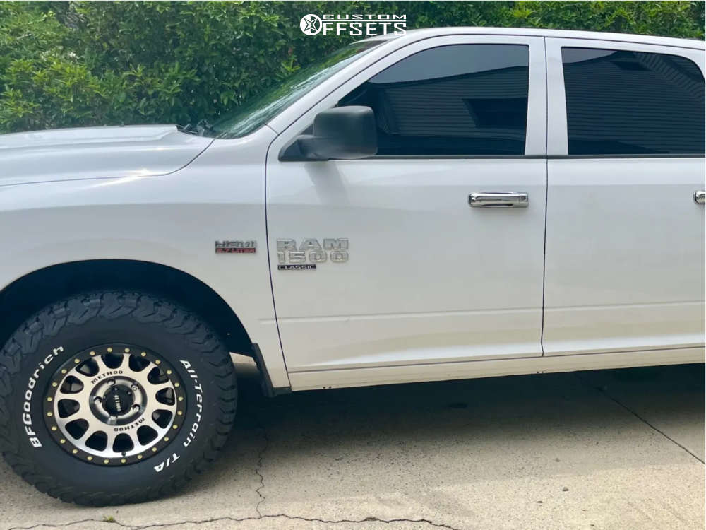 2019 Ram 1500 Classic with 17x8.5 0 Method Mr305 and 285/70R17 ...