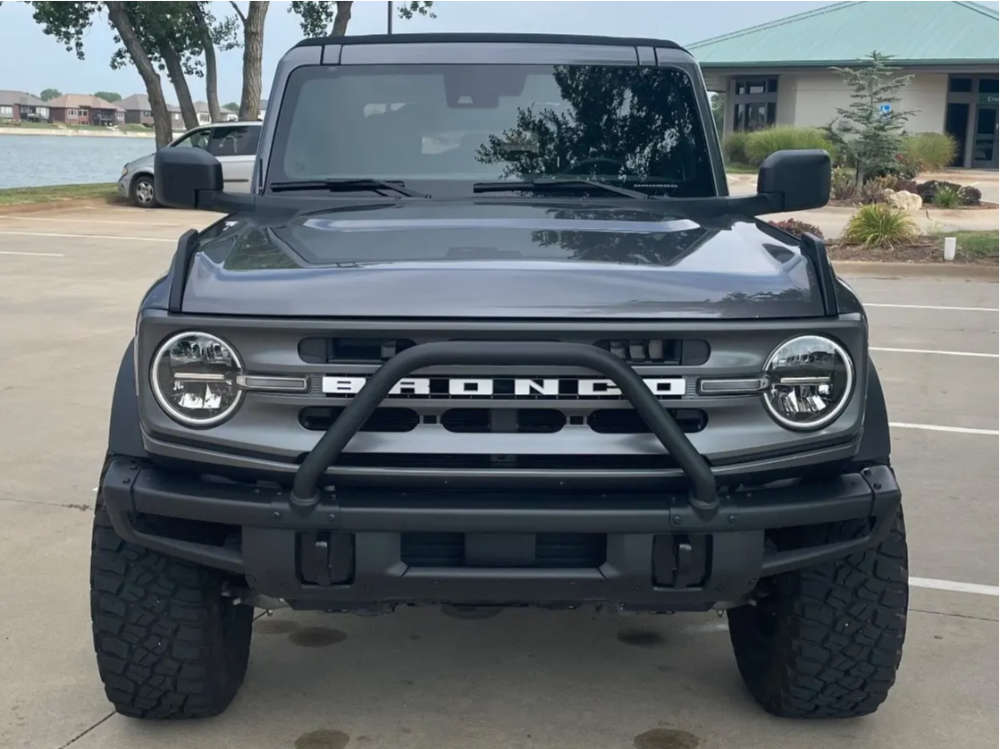 2021 Ford Bronco with 18x9 18 Method Mr312 and 35/12.5R18 BFGoodrich ...