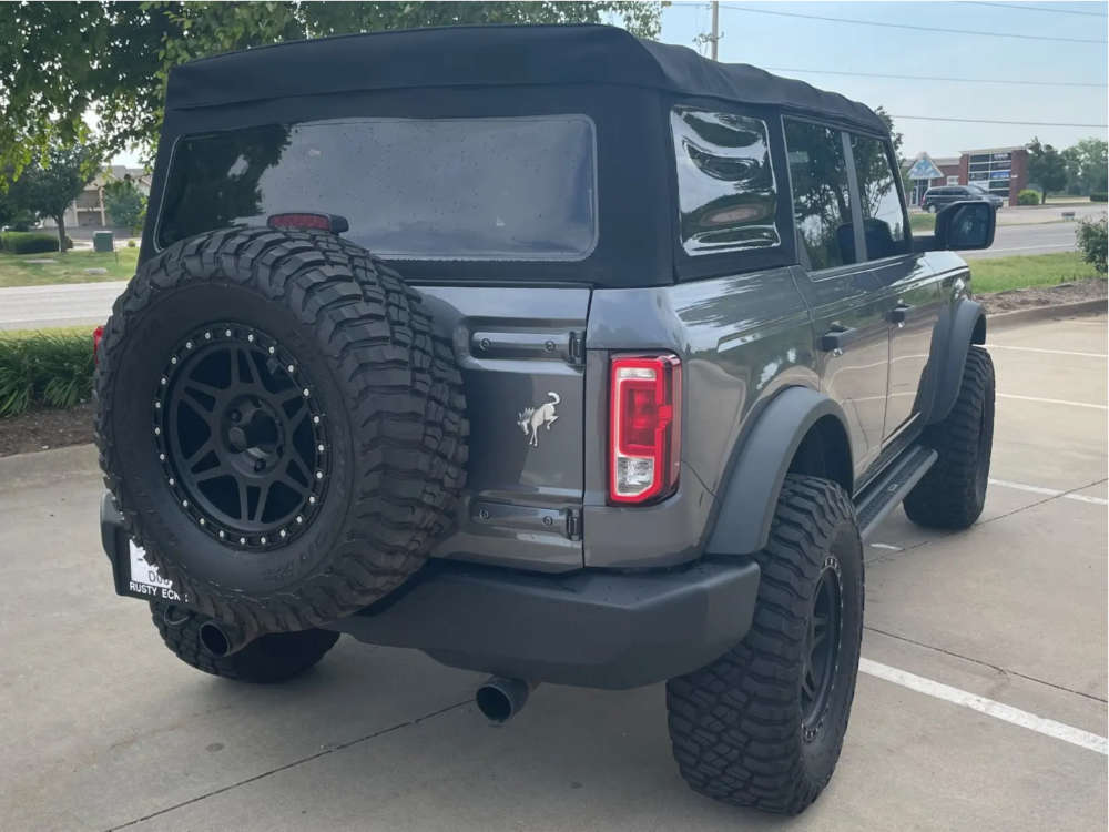 2021 Ford Bronco with 18x9 18 Method Mr312 and 35/12.5R18 BFGoodrich ...