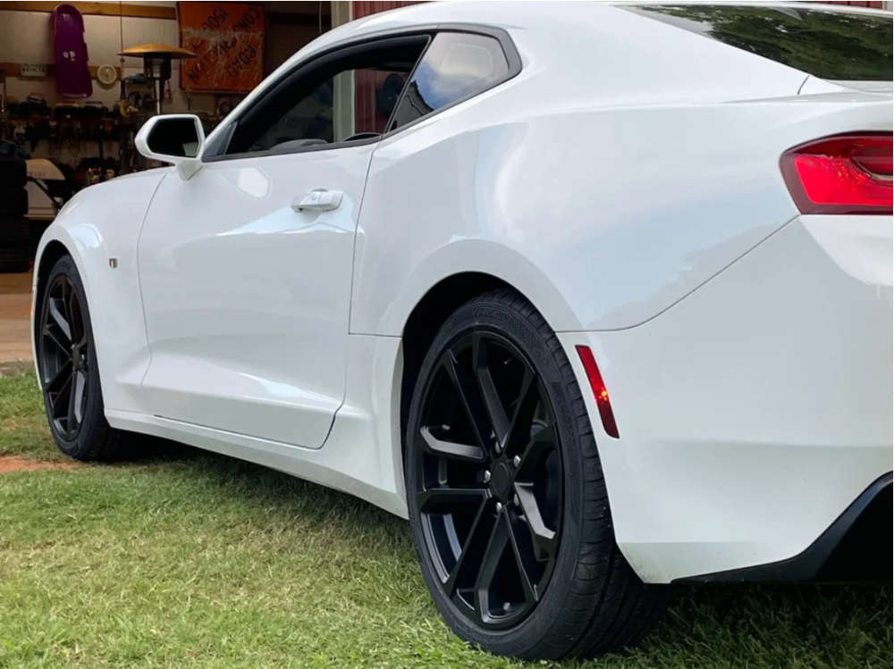 2017 Chevrolet Camaro with 20x8.5 35 4Play OE Wheels CV19 and 245/40R20 ...