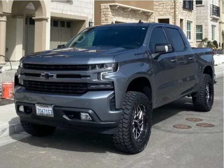 2021 Chevrolet Silverado 1500 with 20x10 -19 Hostile Sprocket and 35/12 ...