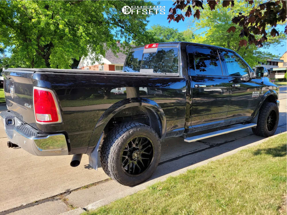 2016 Ram 2500 with 20x10 -25 Motiv Offroad Magnus and 33/12.5R20 Toyo ...