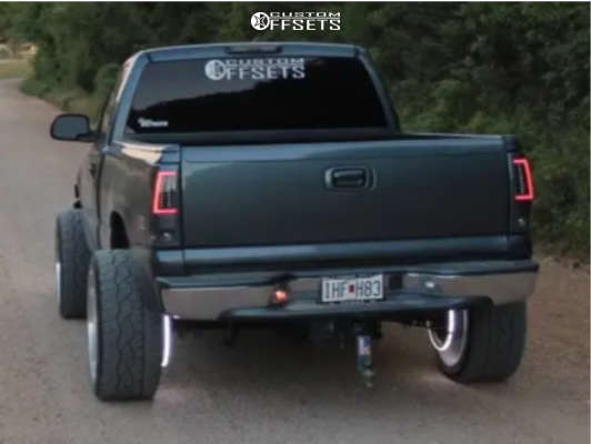 2006 GMC Sierra 1500 with 22x12 -51 Cali Offroad Summit and 305/50R22 ...