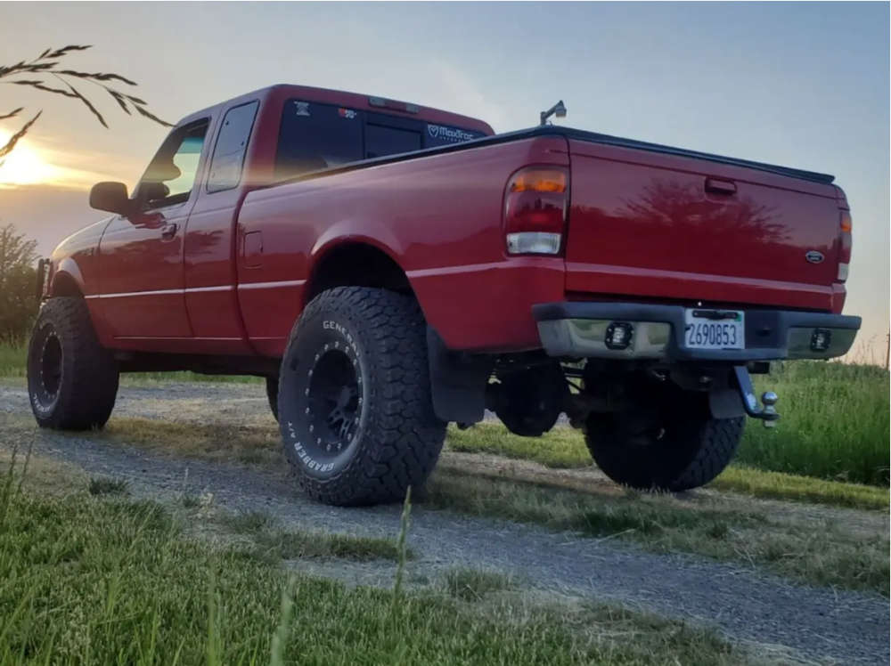 1998 Ford Ranger with 15x8 -19 Pro Comp 31 and 33/12.5R15 General ...