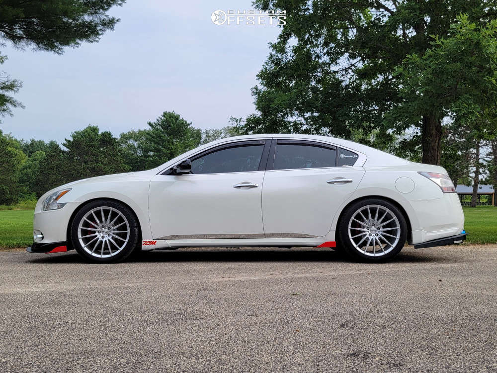 2014 Nissan Maxima with 19x8.5 40 INOVIT Torque and 255/40R19 ...