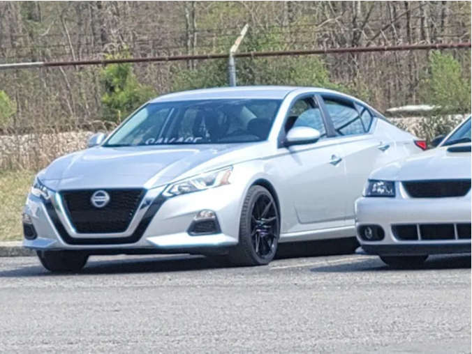 2020 Nissan Altima with 18x9.5 38 XXR 567 and 245/40R18 Advanta HP Z-01 ...