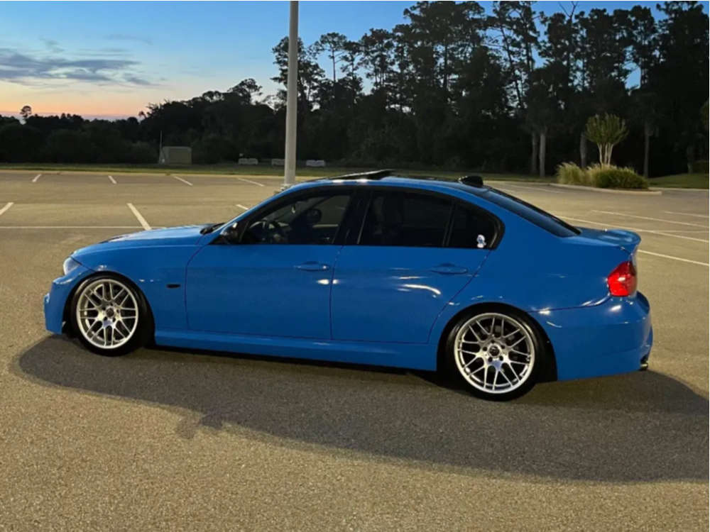 2010 BMW 328i with 18x8.5 33 VMR V703 and 235/40R18 Continental ...