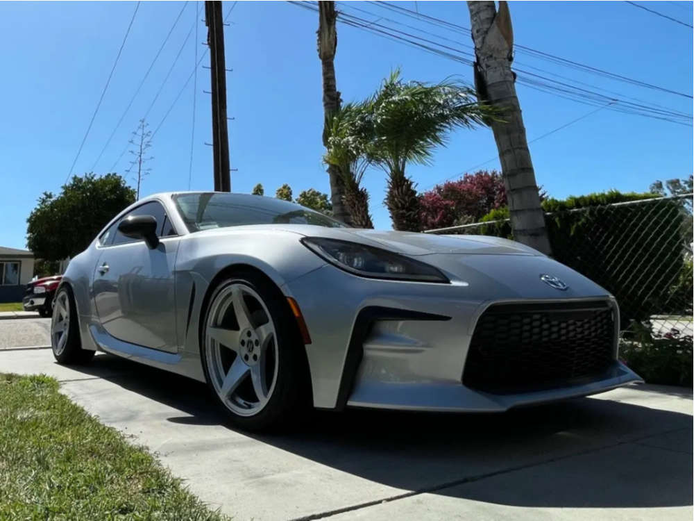 2022 Toyota GR86 with 18x9.5 38 Heritage Imola Monoc and 255/35R18 ...