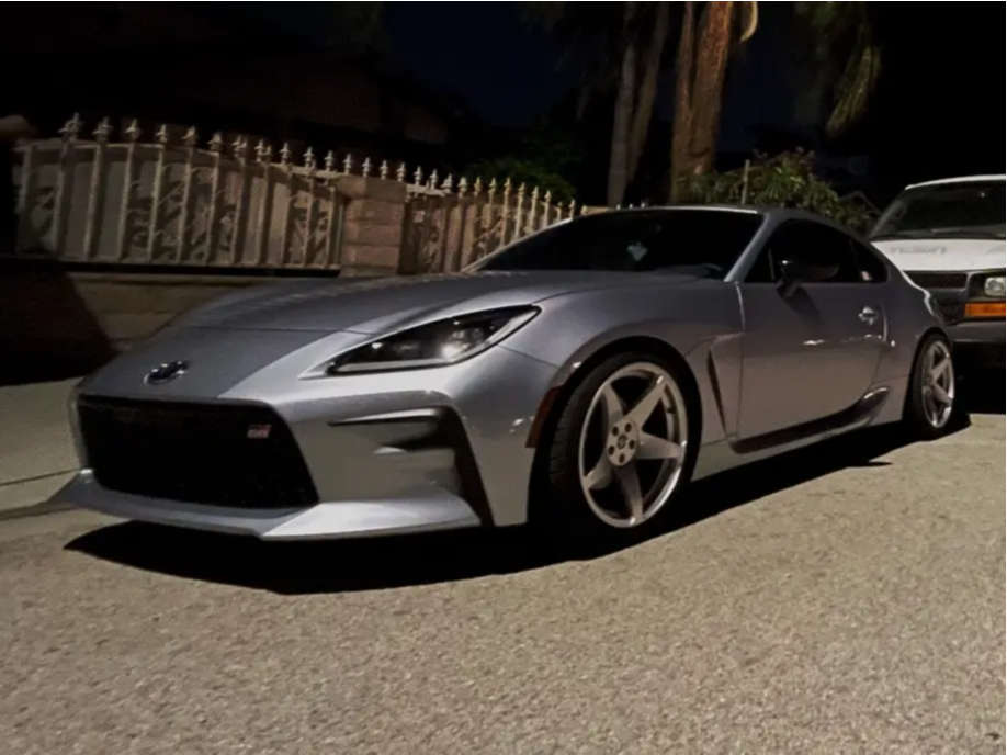 2022 Toyota GR86 with 18x9.5 38 Heritage Imola Monoc and 255/35R18 ...