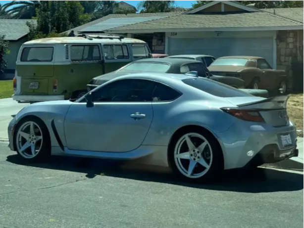 2022 Toyota GR86 with 18x9.5 38 Heritage Imola Monoc and 255/35R18 ...