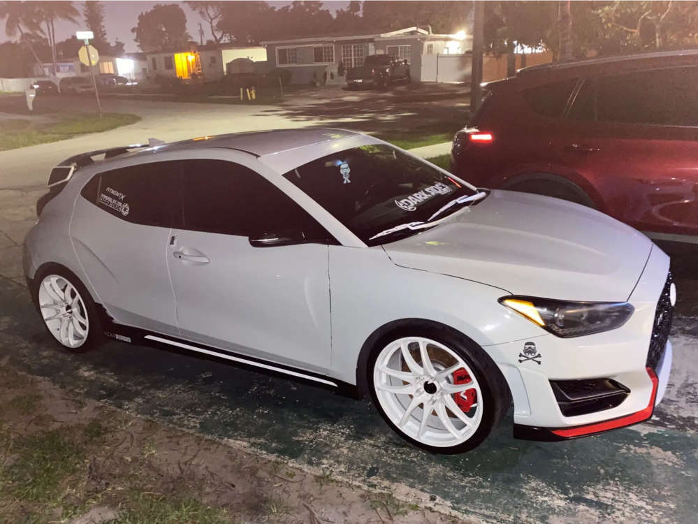 2020 Hyundai Veloster N with 19x9.5 35 Vors Tr4 and 235/35R19 Firestone ...