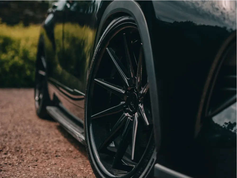 2021 Toyota Highlander with 22x9.5 15 Ferrada FR4 and 275/35R22 Fullway ...