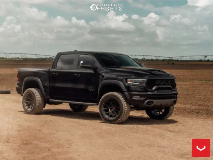 2022 Ram 1500 with 22x12 -44 Vossen Hf6-4 and 35/12.5R22 Nitto Ridge ...