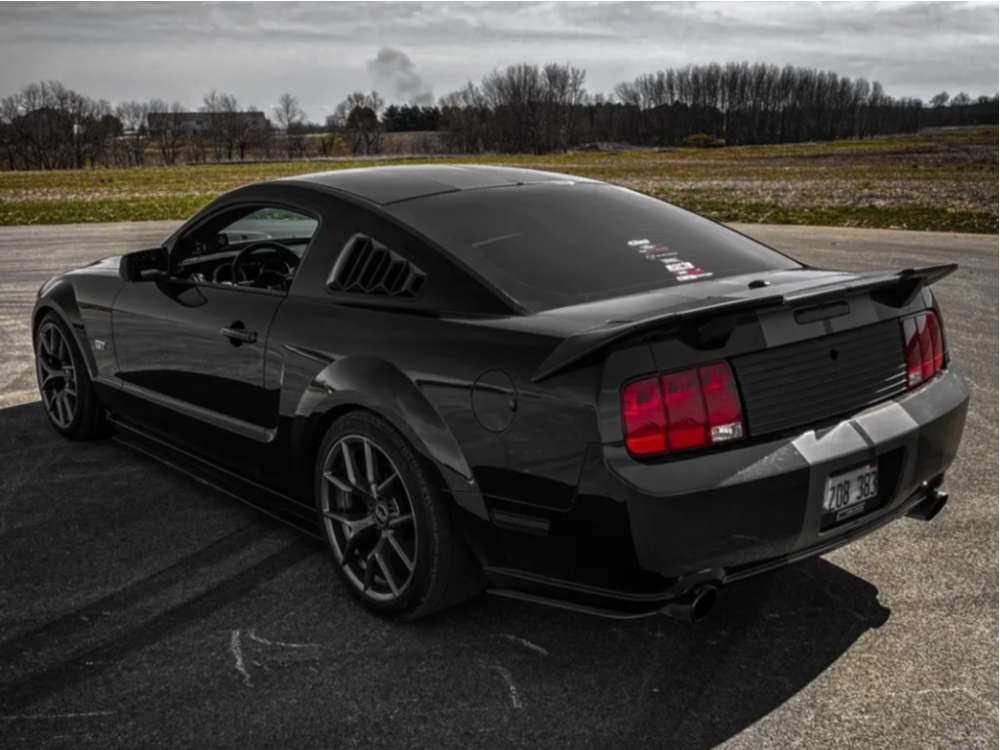 2009 Ford Mustang with 19x9.5 33 RTR Tech 5 and 255/35R19 Continental ...