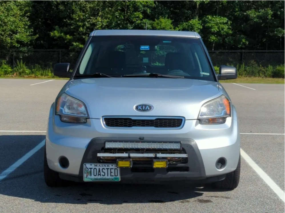 2010 Kia Soul with 17x8 40 Motegi Mr131 and 225/45R17 Continental ...