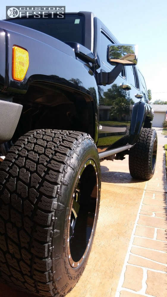 2007 Hummer H3 with 20x12 -44 Fuel Cleaver and 305/55R20 Nitto Terra ...