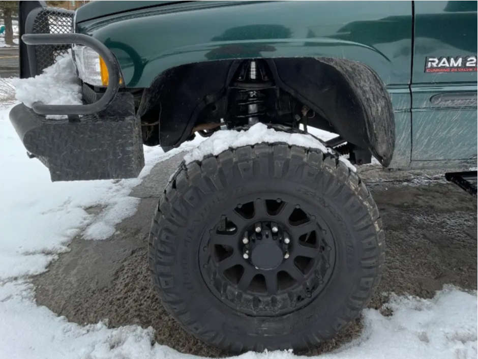 2001 Dodge Ram 2500 with 18x9 0 Pro Comp Series 32 and 35/12.5R18 Nitto ...