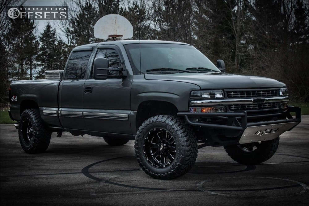 2002 Chevrolet Silverado 1500 with 18x10 -24 Moto Metal MO962 and 33/12 ...