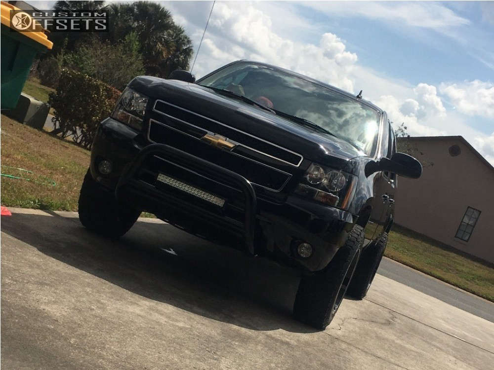 2007 Chevrolet Avalanche with 20x10 -19 Hostile Stryker and 275/65R20 ...