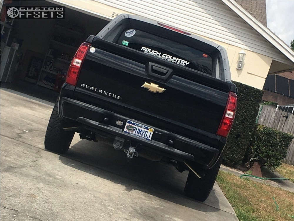 2007 Chevrolet Avalanche with 20x10 -19 Hostile Stryker and 275/65R20 ...