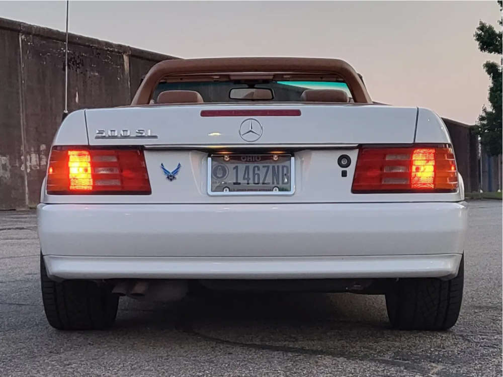1992 Mercedes-Benz 500SL with 19x8.5 25 Ferrada FR2 and 235/35R19 ...