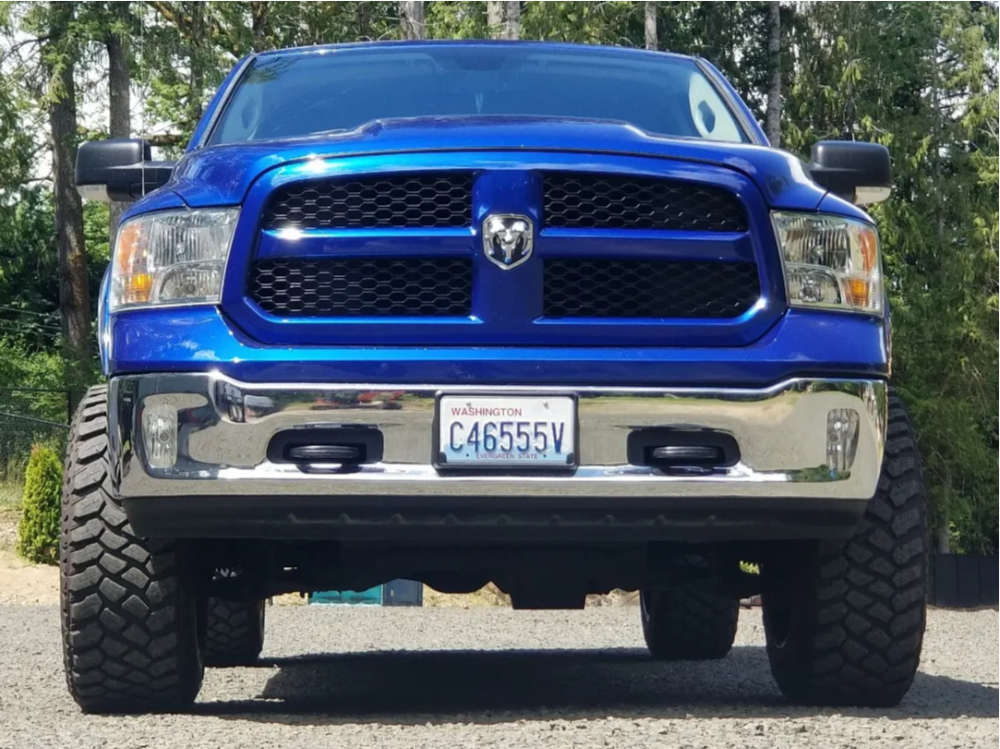 2015 Ram 1500 with 20x12 -44 Motiv Offroad Magnus 423b and 35/12.5R20 ...
