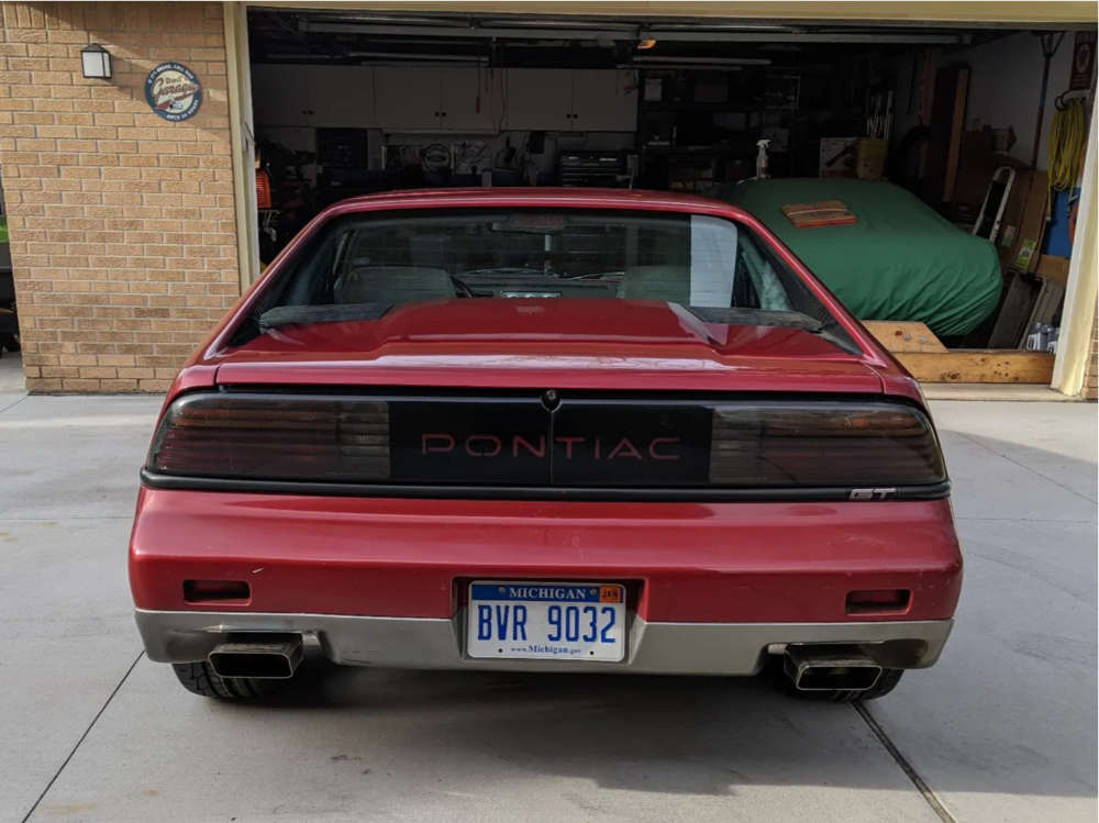 1987 Pontiac Fiero with 18x8 45 Enkei Tsr-6 and 225/40R18 Firestone ...