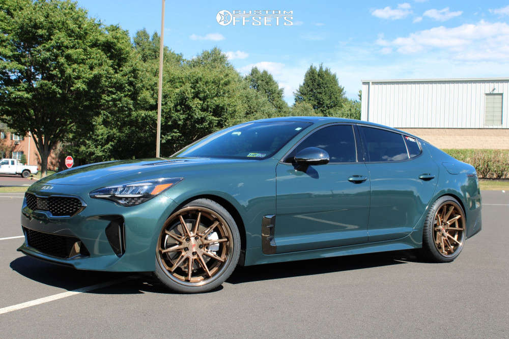 2022 Kia Stinger with 20x9 35 Ferrada CM2 and 255/35R20 Continental Extremecontact Dws06 Plus ...