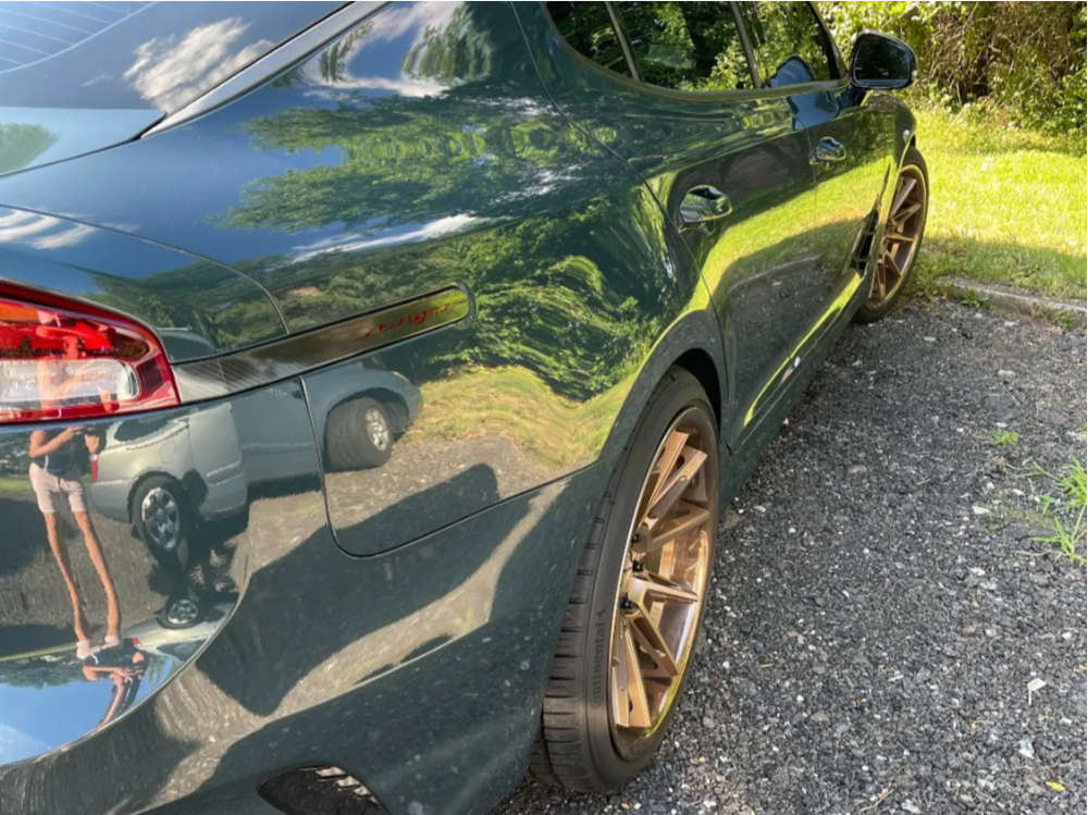 2022 Kia Stinger with 20x9 35 Ferrada CM2 and 255/35R20 Continental Extremecontact Dws06 Plus ...