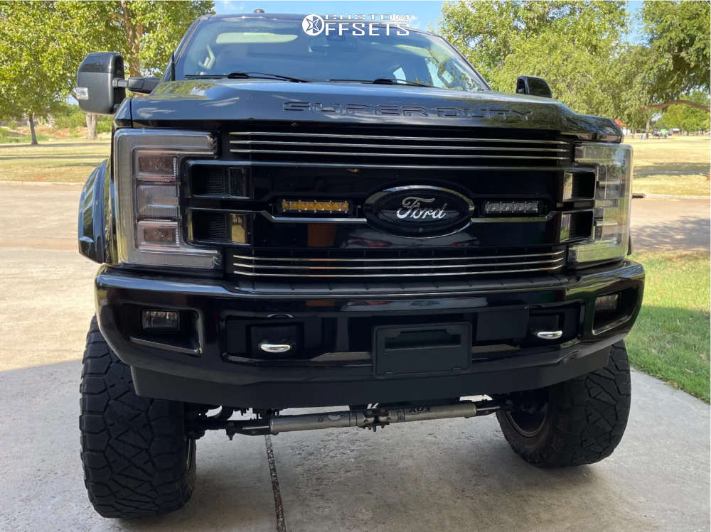 2018 Ford F-250 Super Duty with 22x12 -44 Fuel Assault and 37/13.5R22 ...