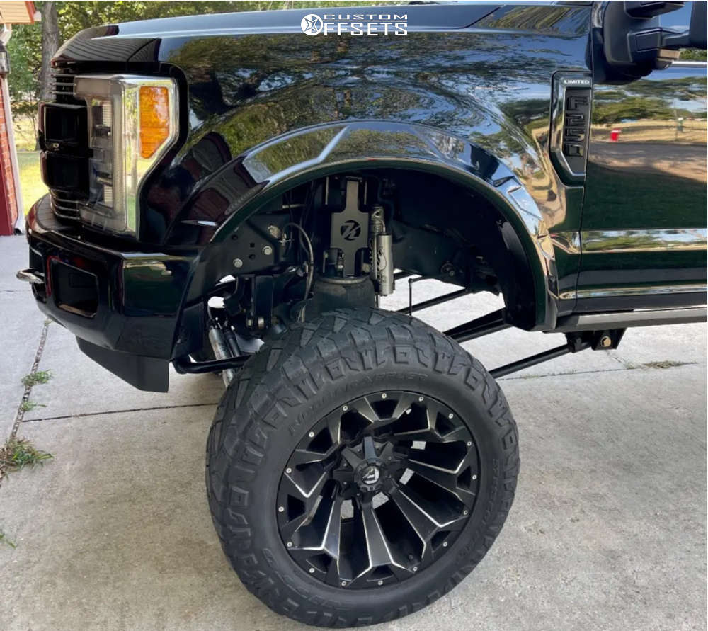 2018 Ford F-250 Super Duty with 22x12 -44 Fuel Assault and 37/13.5R22 ...