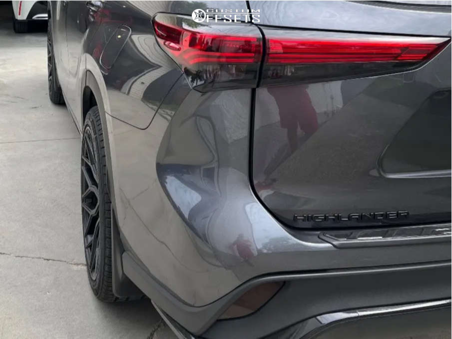 2021 Toyota Highlander with 22x10 35 Niche Mazzanti and 275/40R22 ...