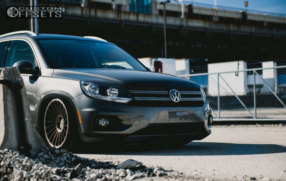 2014 Volkswagen Tiguan with 19x10 35 Rotiform Ind-t and 245/35R19 ...