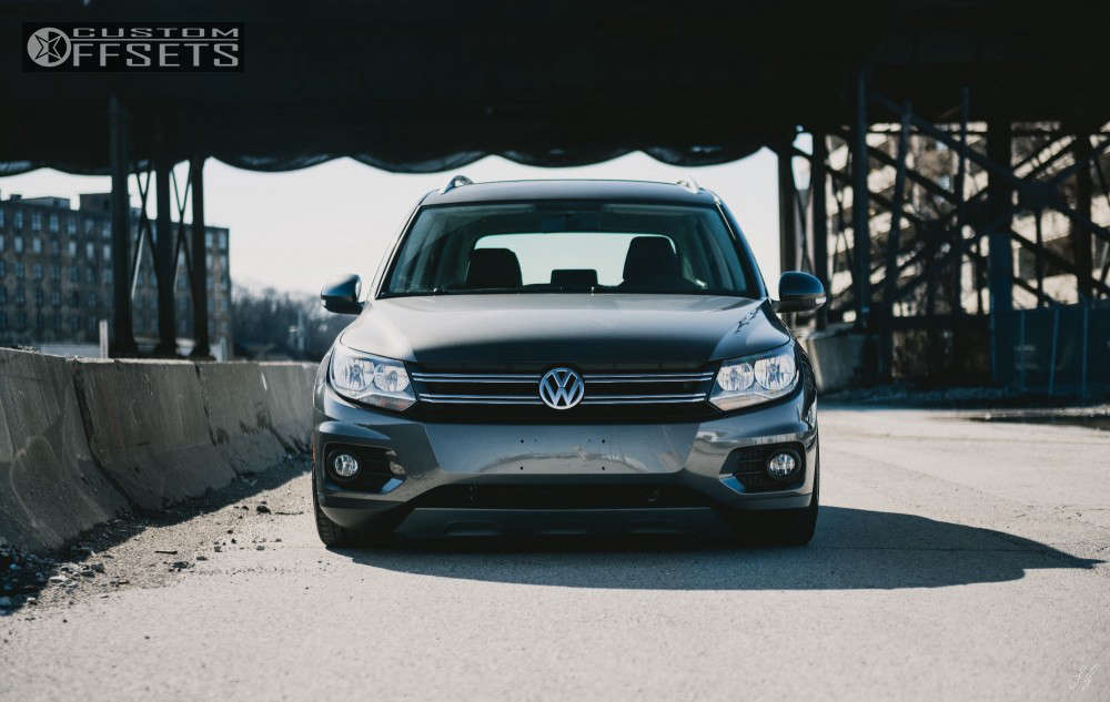2014 Volkswagen Tiguan with 19x10 35 Rotiform Ind-t and 245/35R19 ...