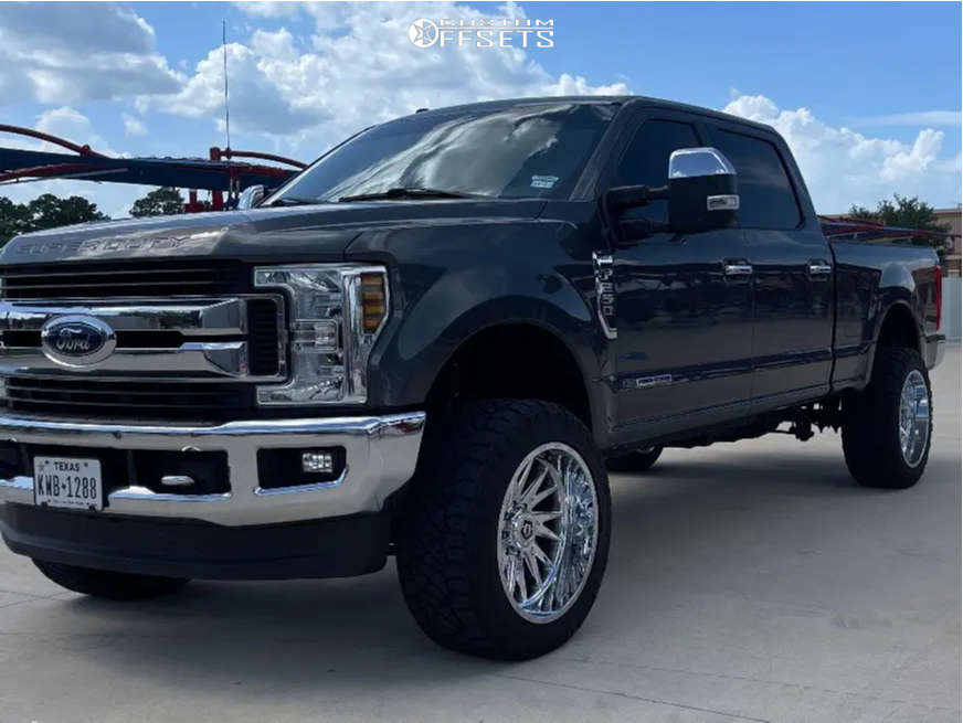 2018 Ford F-250 Super Duty with 22x12 -44 TIS 547C and 35/12.5R22 Nitto ...