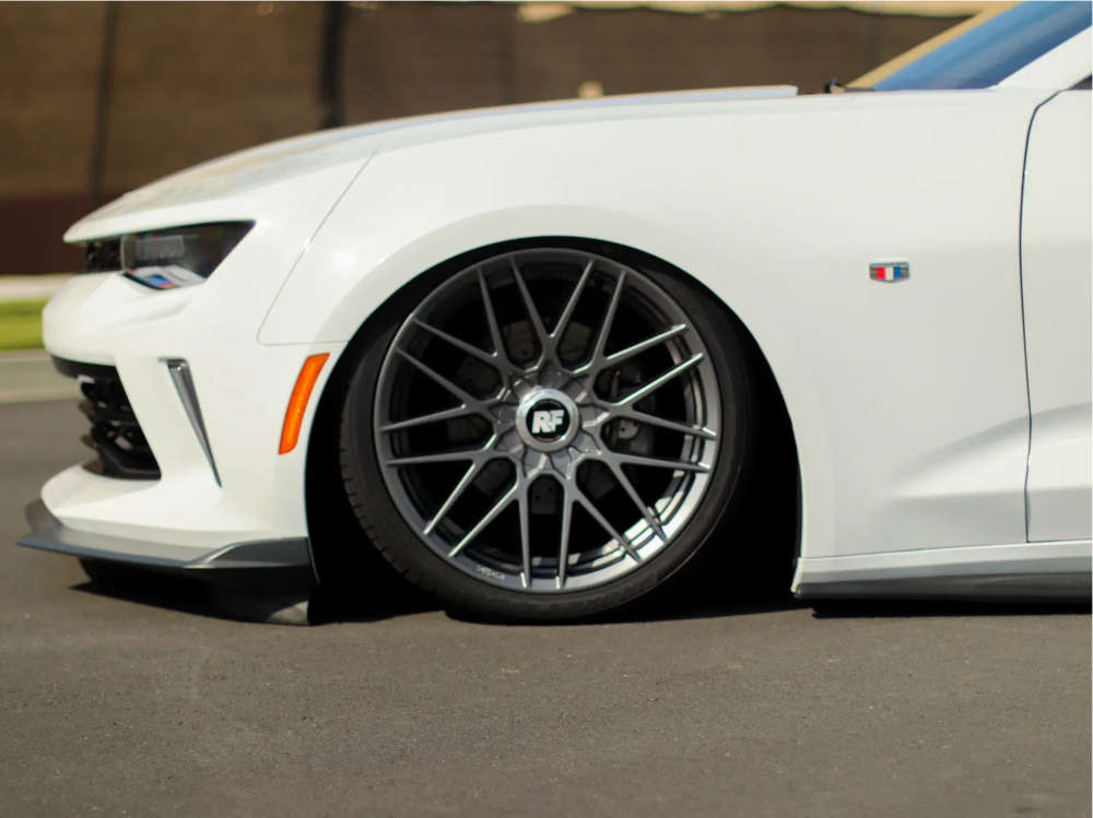 2017 Chevrolet Camaro with 20x8.5 35 Rotiform Rse and 245/35R20 Toyo ...