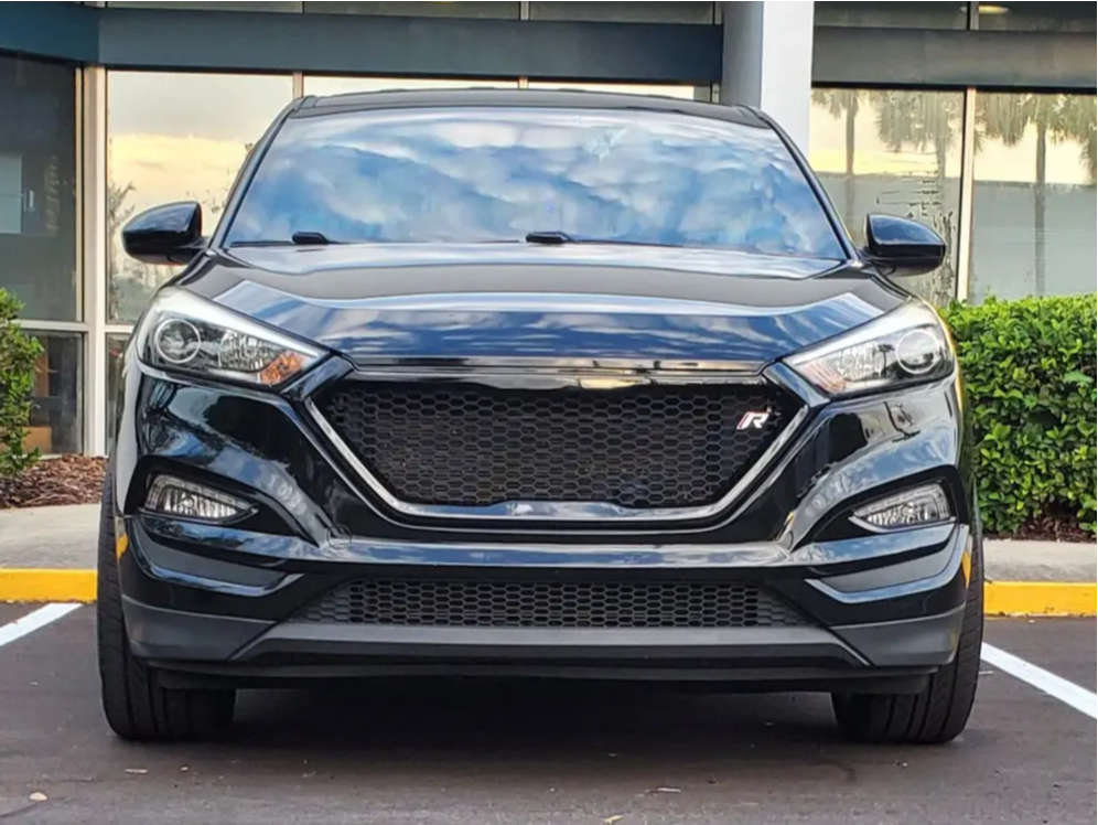 2017 Hyundai Tucson with 20x9 35 Rohana Rc10 and 245/45R20 Vercelli ...