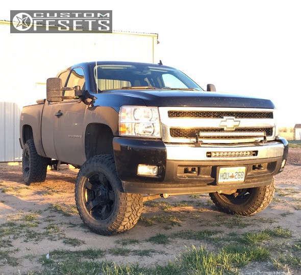2009 Chevrolet Silverado 1500 with 18x9 0 XD Rockstar Ii and 275/70R18 ...