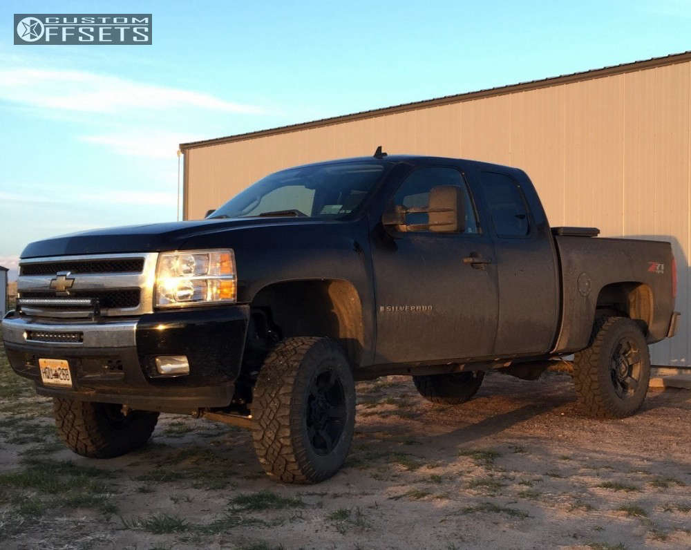 2009 Chevrolet Silverado 1500 with 18x9 0 XD Rockstar Ii and 275/70R18 ...