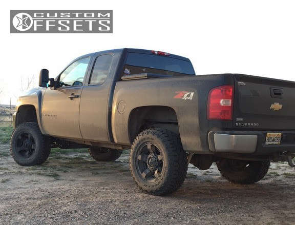 2009 Chevrolet Silverado 1500 with 18x9 0 XD Rockstar Ii and 275/70R18 ...