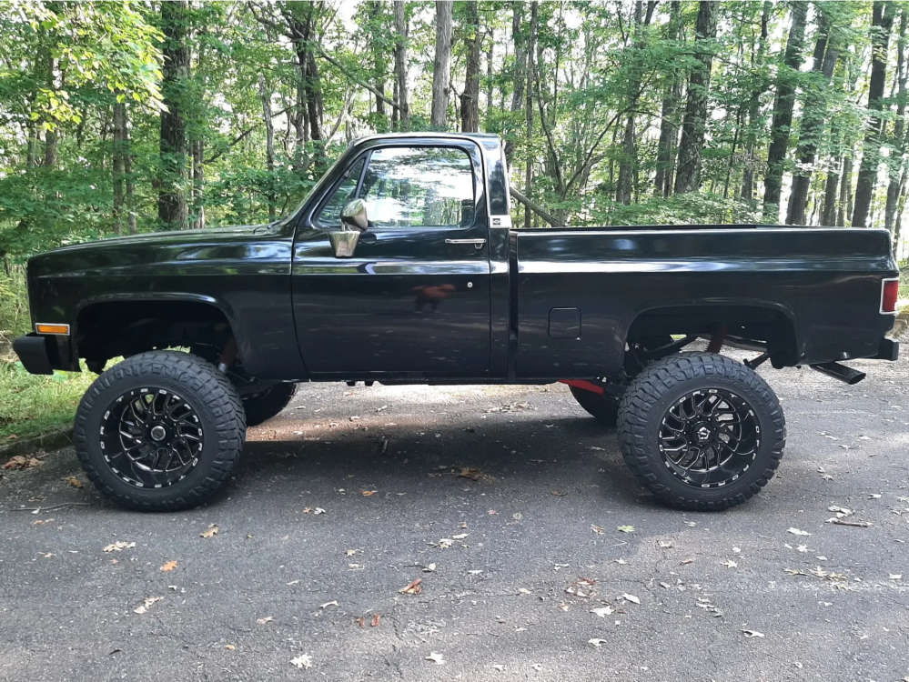 1986 Chevrolet K20 with 20x12 -44 TIS 544BM and 35/12.5R20 Nitto Ridge ...