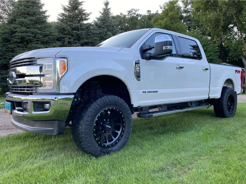 2018 Ford F-250 Super Duty with 20x10 -18 Method Mr305 and 35/12.5R20 ...